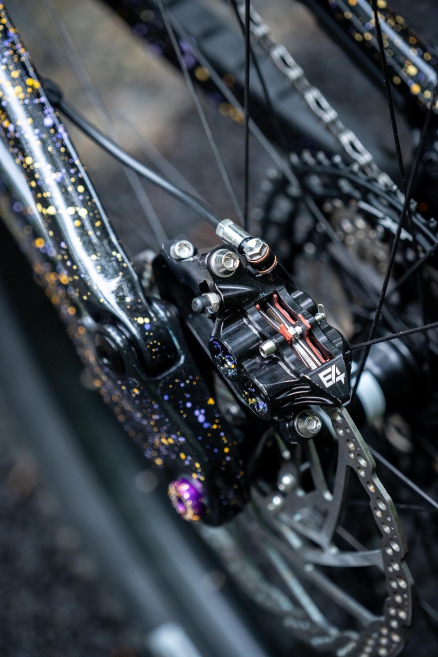 Full custom Forbidden Druid V2 - Fine Tune Cycles's Bike Check - Vital MTB